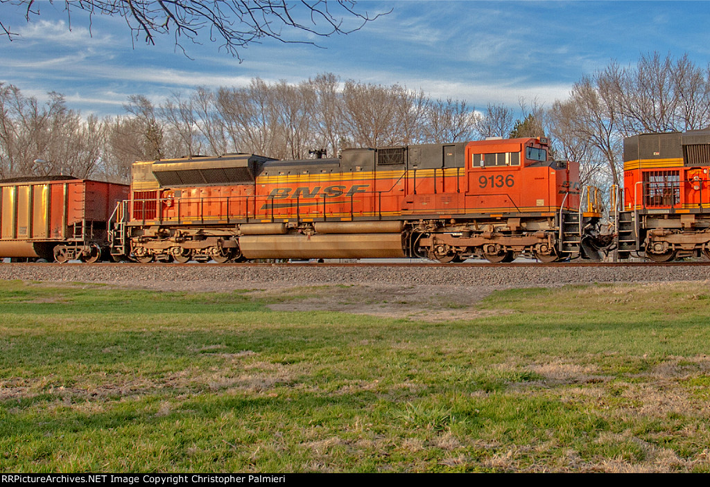 BNSF 9136 on C-NAMTHH0-66